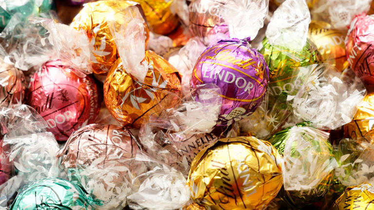 The Absolute Best Lindt Lindor Truffle To Indulge In