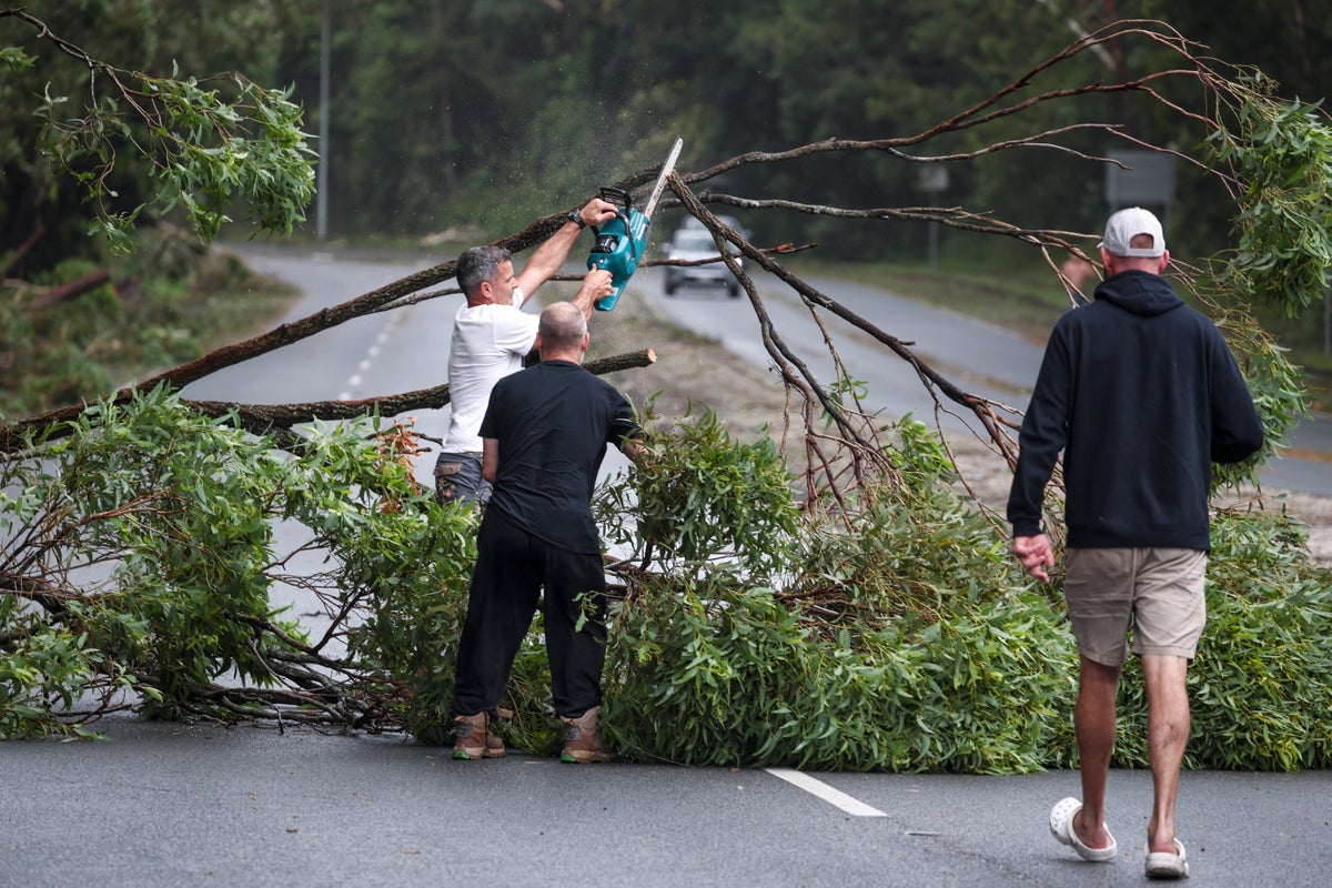 Storm Alfred latest: At least 300,000 in blackout as Australian PM ...