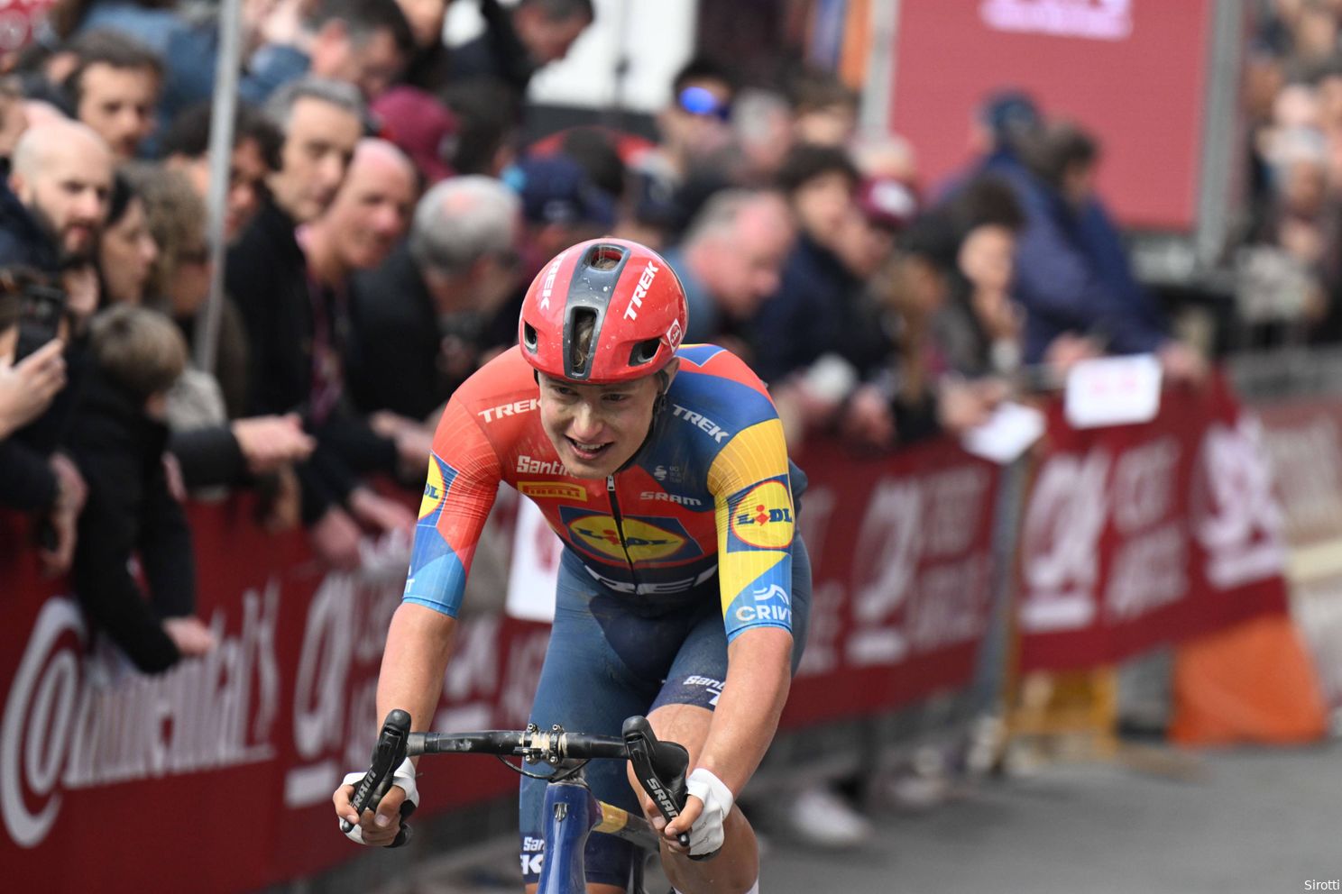 Terwijl 'zoon' Albert Philipsen imponeert, twijfelt Mollema over ...