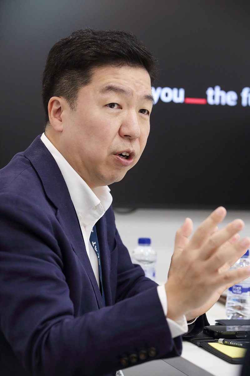 KT 'AX 솔루션' 곧 출시… "금융사에 최적" [인터뷰]