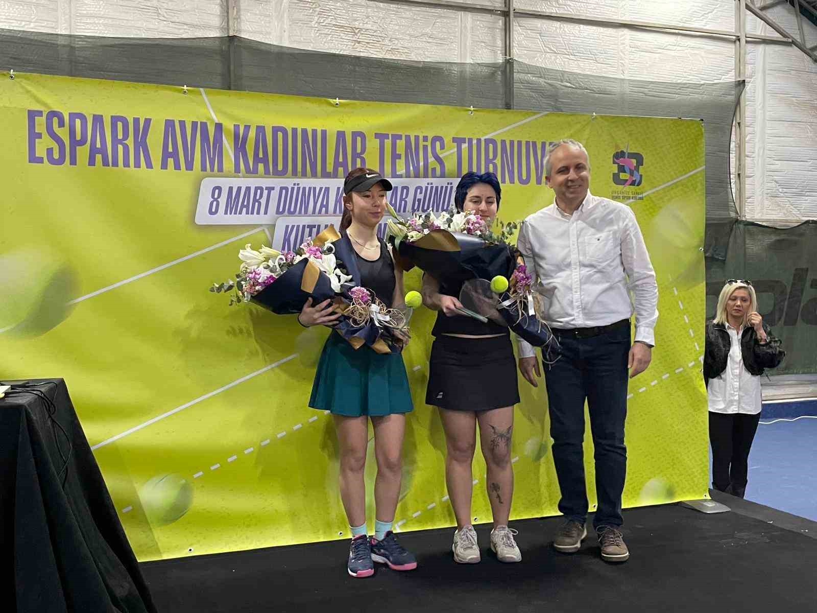 Espark AVM’den 8 Mart Dünya Kadınlar Günü’ne özel tenis turnuvası