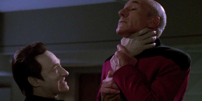 10 Best Star Trek: The Next Generation & Picard Scenes Set In Ten Forward