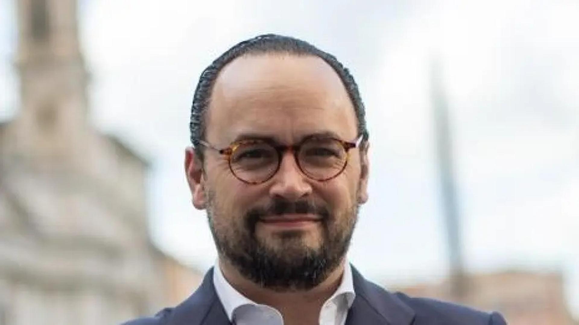 Ignacio Peyró escribe 'Una vida de Julio Iglesias': "No es ni Bob Dylan ...