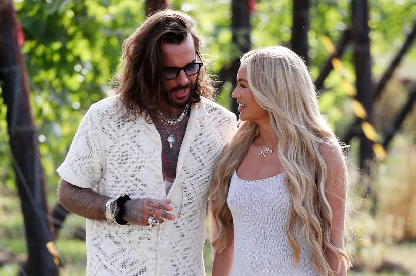 ITV TOWIE star Ella Rae Wise life - Dan Edgar romance, Pete Wicks fling ...