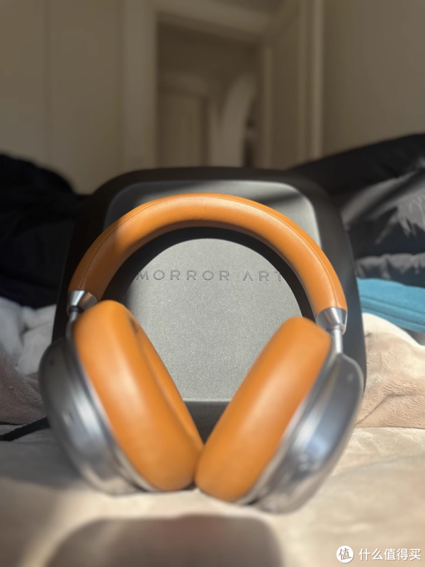 MORROR ART VWS 显示蓝牙耳机：科技与美学的融合