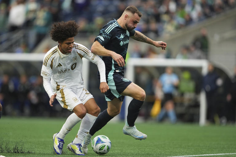 Jordan Morris becomes Seattle's all-time goals leader, Sounders beat LAFC 5-2