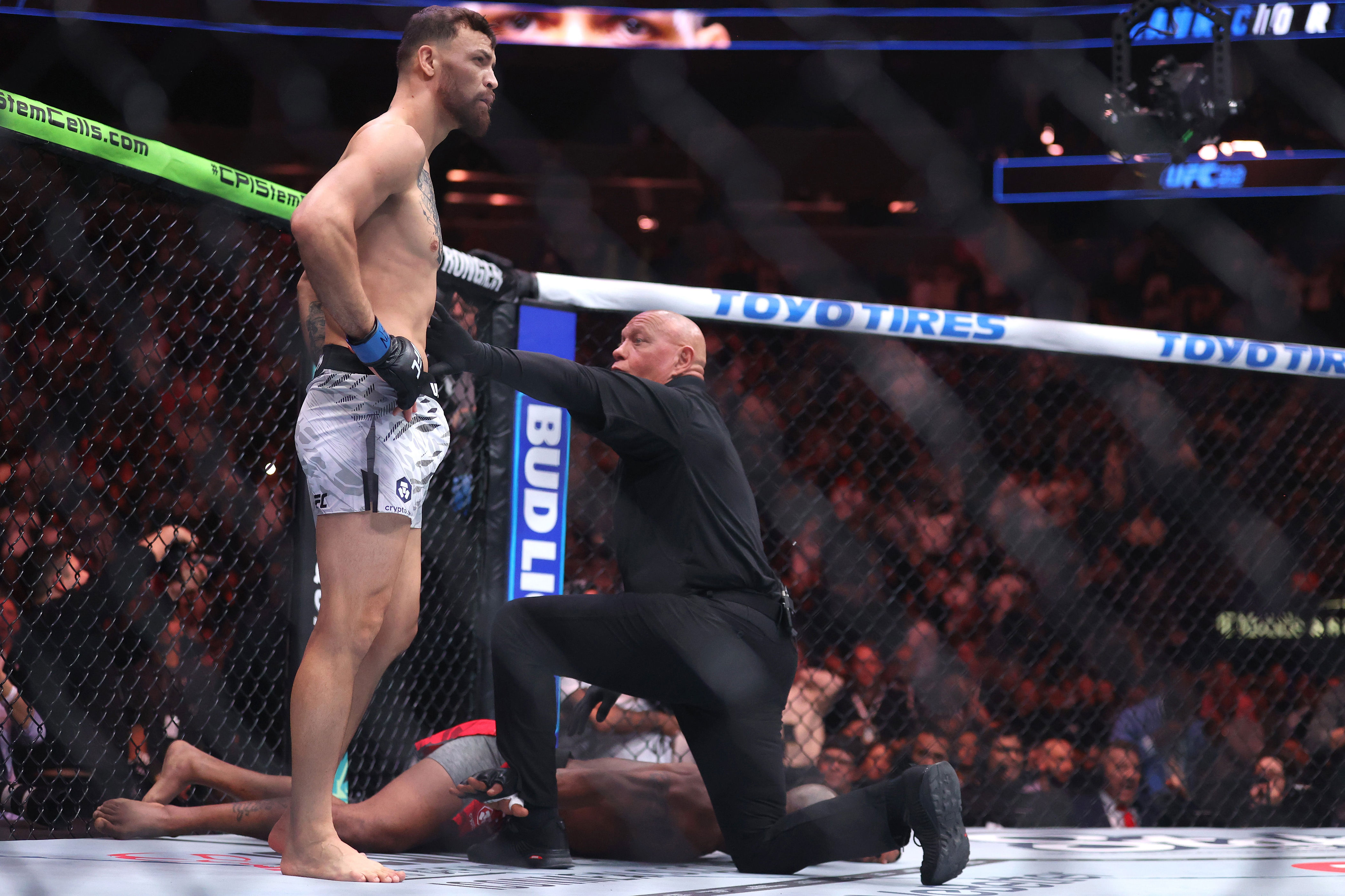 UFC 313 LIVE: Alex Pereira drops title to Magomed Ankalaev after five ...