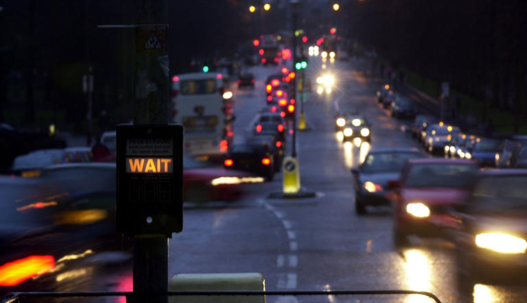 Edinburgh Retro: 15 great pictures of city traffic in the 2000s ...