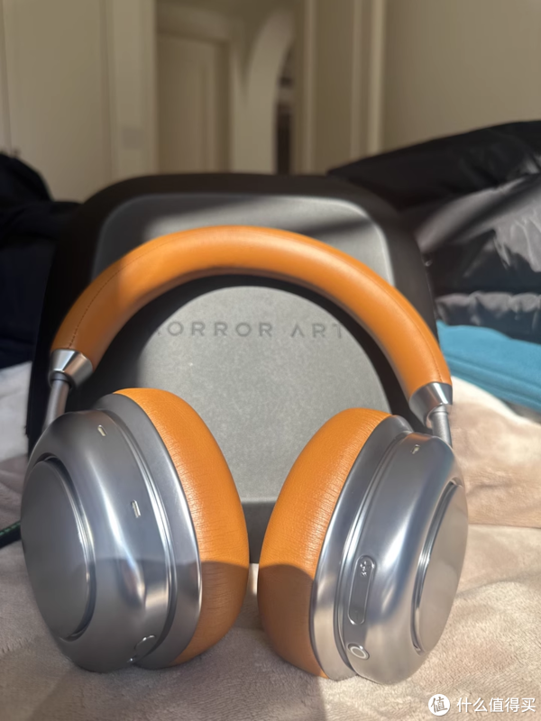 MORROR ART VWS 显示蓝牙耳机：科技与美学的融合