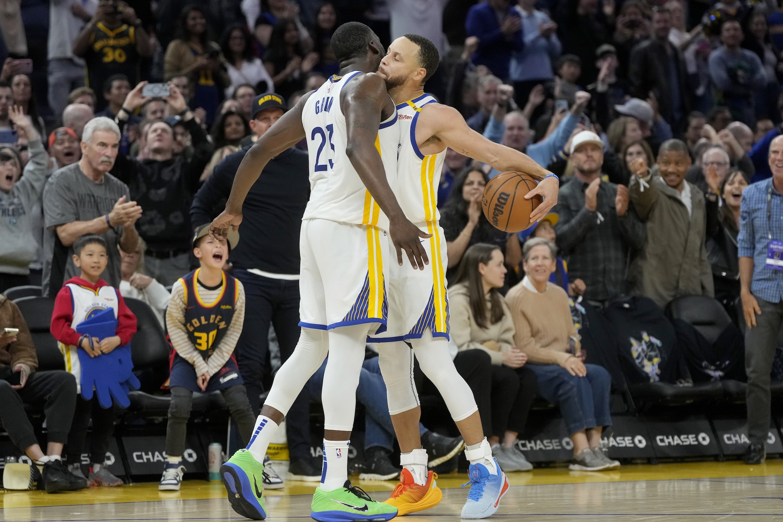 NBA: Warriors down Pistons as Steph Curry reaches milestone