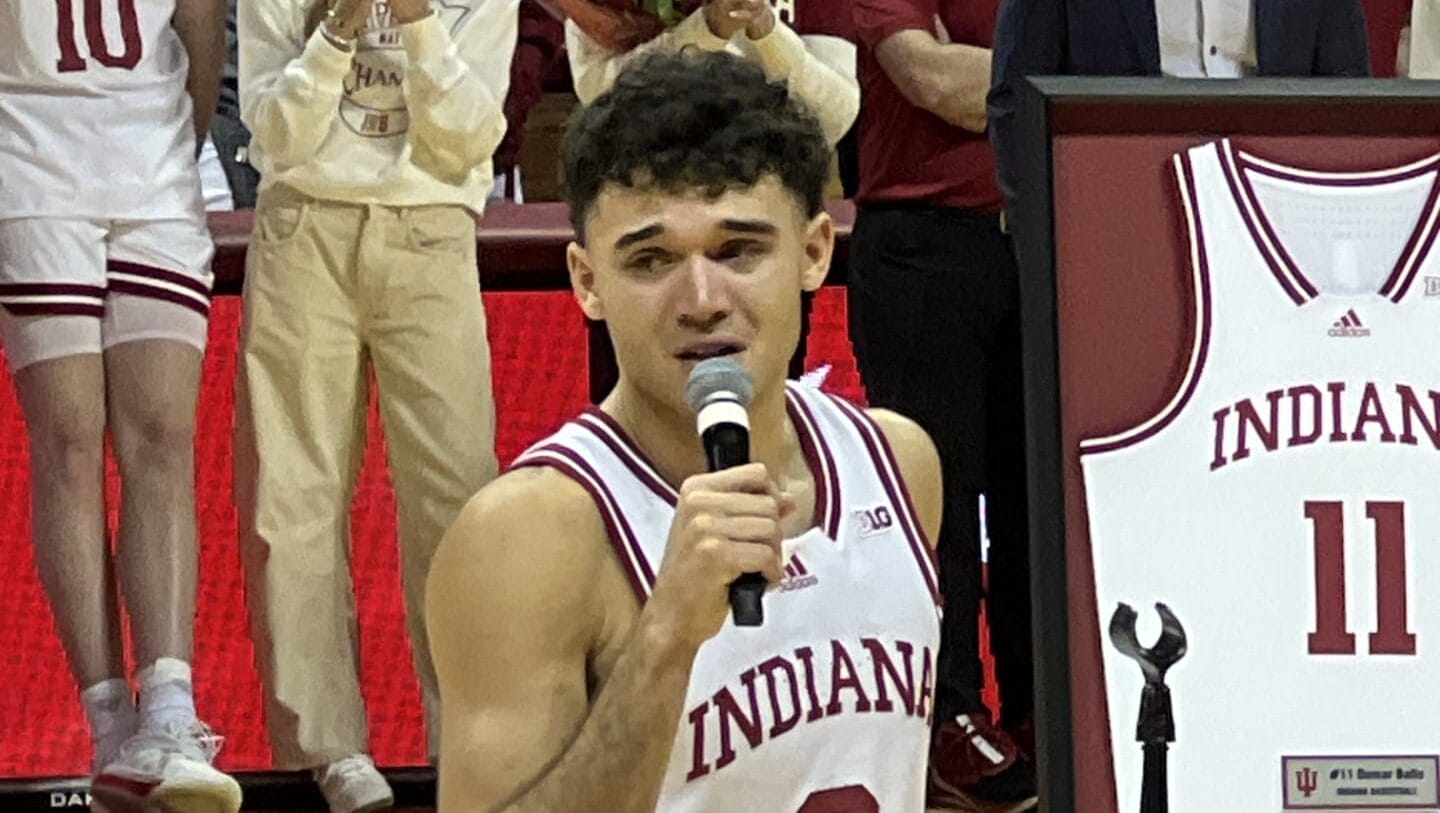 Anthony Leal gives tearful speech on Senior Day