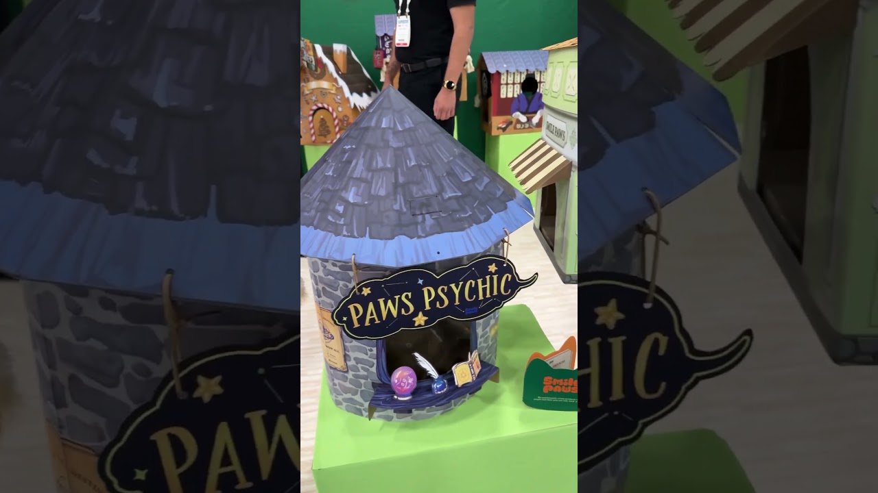 Tour a gigantic pet convention featuring incredible exotic animals