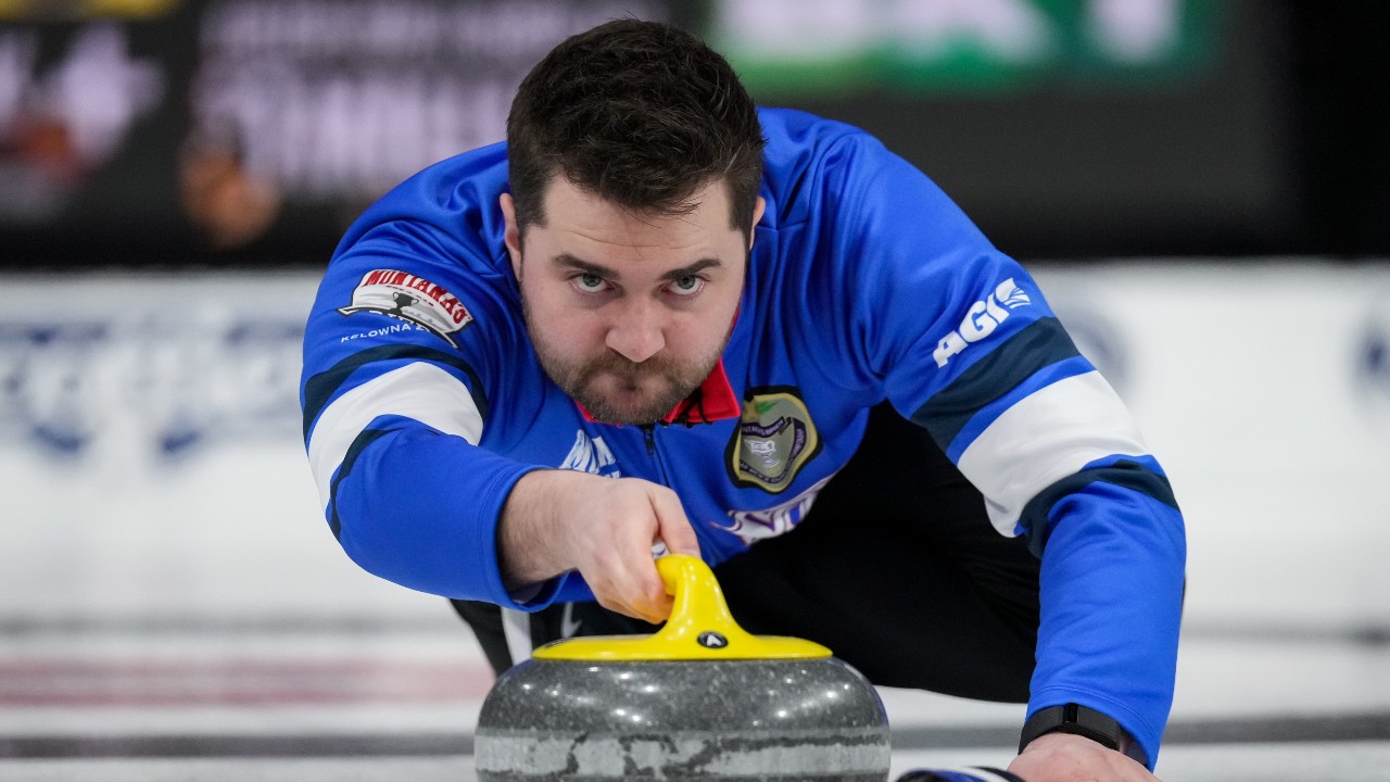 Manitoba’s Dunstone beats Gushue, advances to Montana’s Brier final