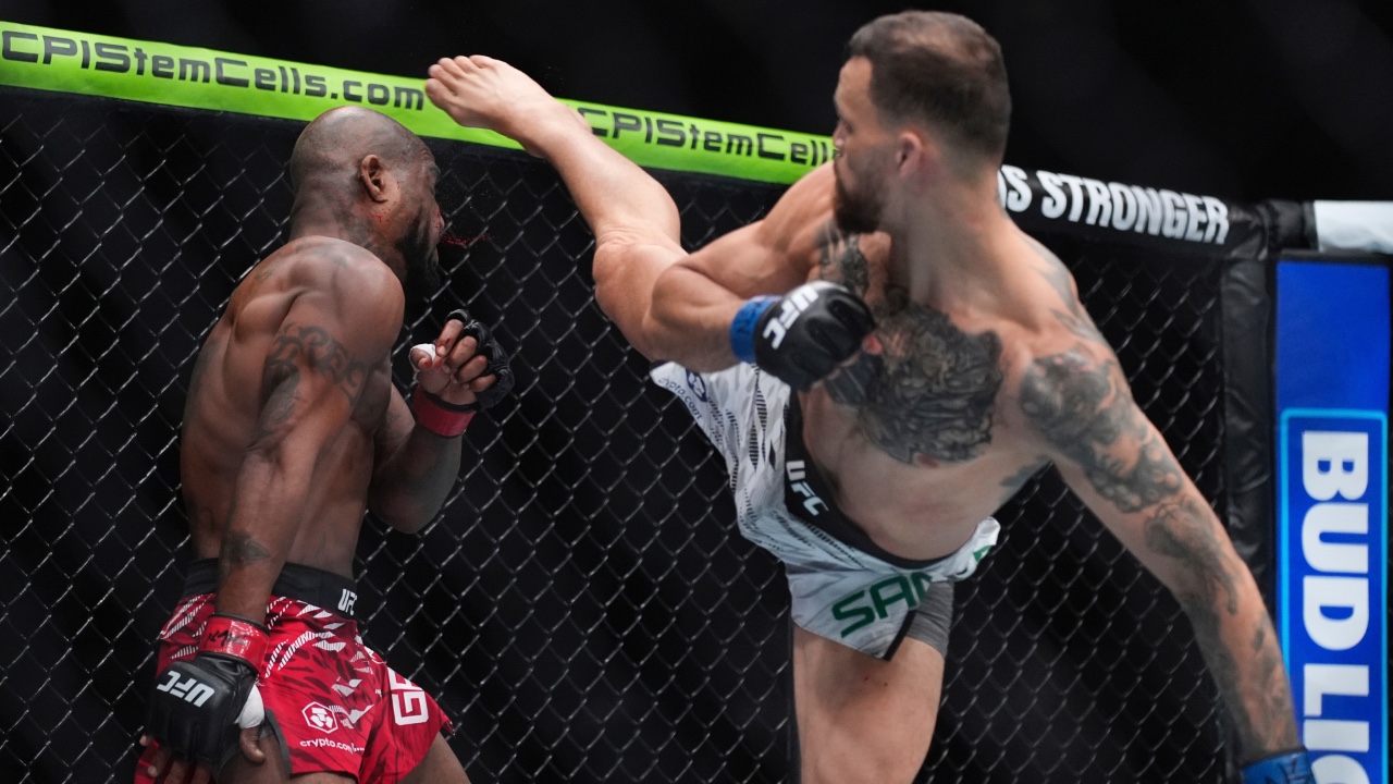 Mauricio Ruffy stuns with spinning knockout of ‘King’ Green at UFC 313