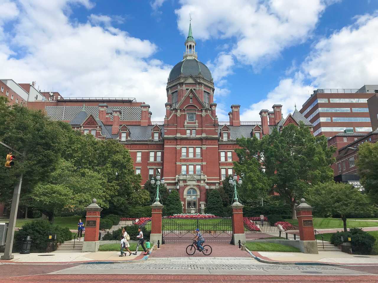 Newsweek Releases World's Best Hospitals 2025 Rankings