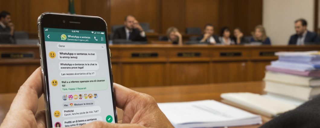 WhatsApp e sentenze: le chat e le emoji diventano prove legali