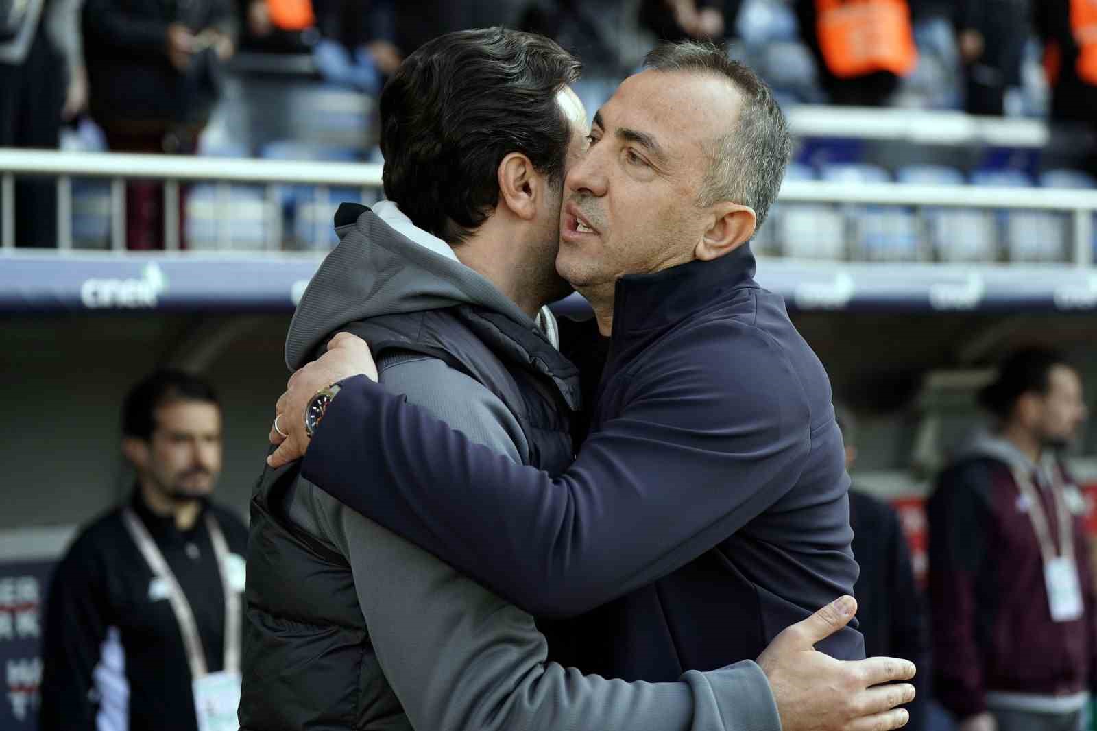 Trendyol Süper Lig: Eyüpspor: 1 - Konyaspor: 0 (İlk yarı)