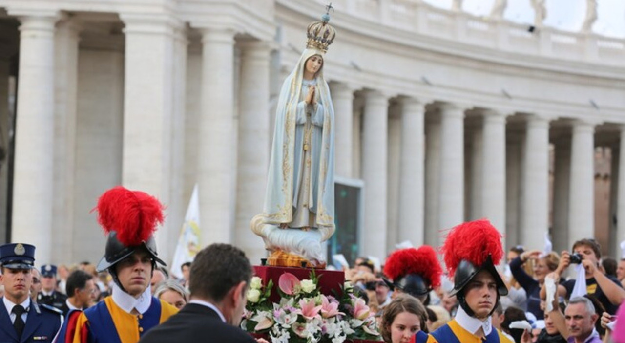 La statua originale della Madonna di Fatima a Roma per il Giubileo ...