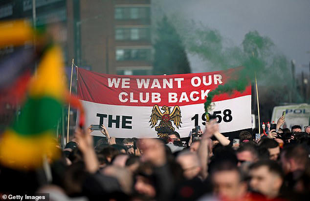 Man United fans stage major protest against the Glazer family ahead of ...