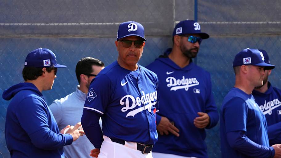 Dave Roberts Reveals NRI Pitcher is Joining Dodgers in Japan