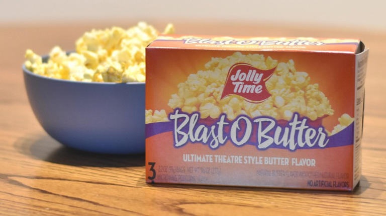 The Hands-Down Best Microwave Popcorn Brands On Store Shelves