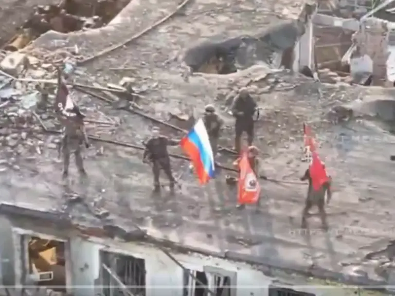 Celá severní část ukrajinské fronty v Kursku se zhroutila. Podle Rusů jsou tisíce Ukrajinců v ...