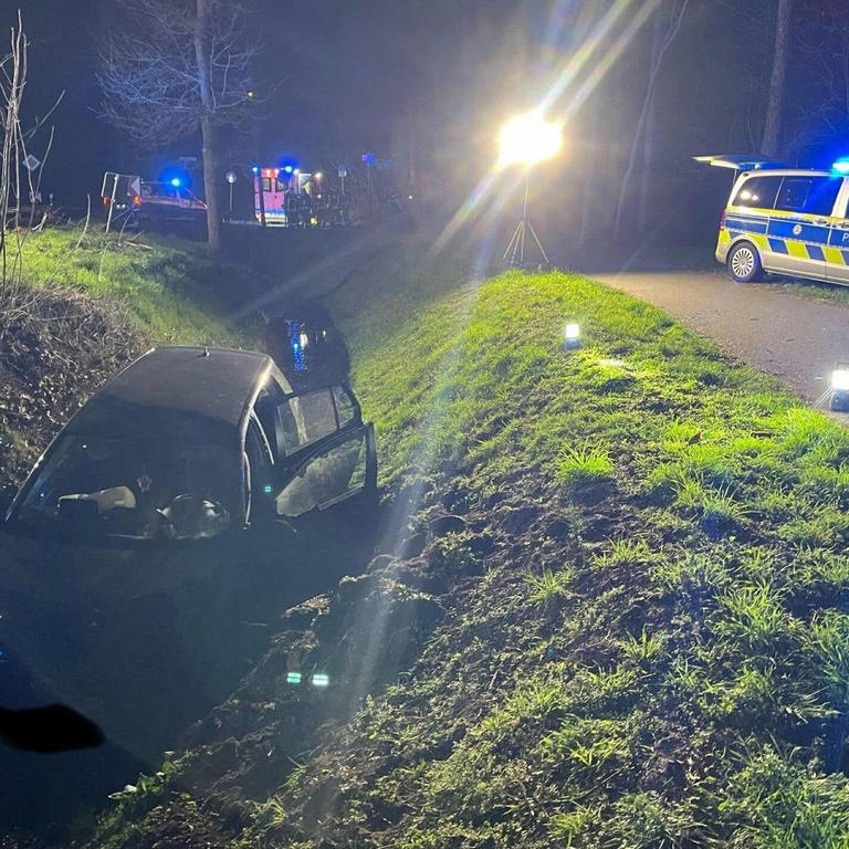 Frau (55) bei Unfall lebensgefährlich verletzt