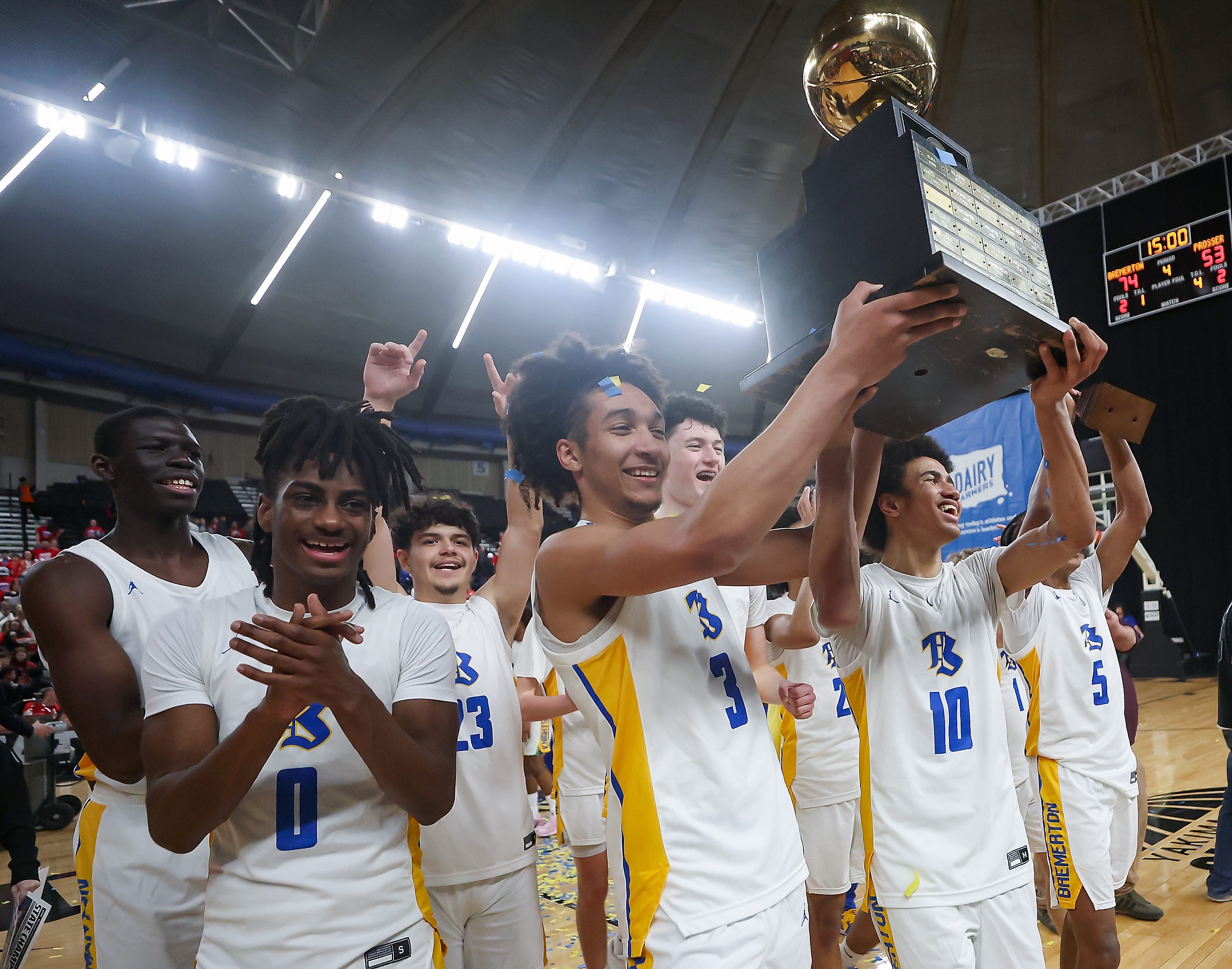 Davis duo guides Bremerton boys basketball to 2A state title
