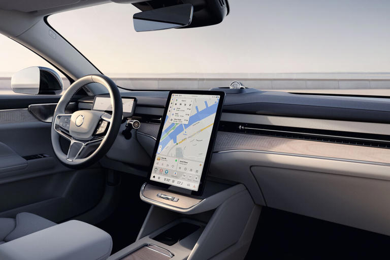 "치열해지는 전기세단 시장" 볼보 ES90 vs BMW i5 비교해보니