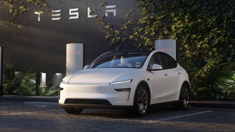 Few Unlucky Tesla Model Y Owners Face Defects That OTA Can’t Fix