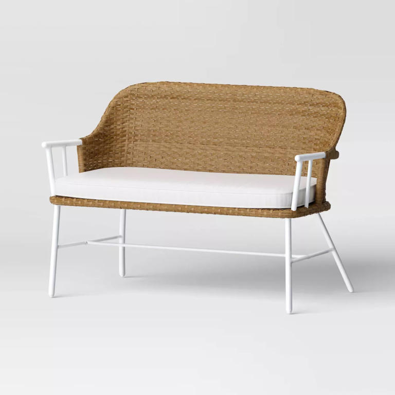 Kendall Jenner’s porch is the only outdoor space stunning enough to ...