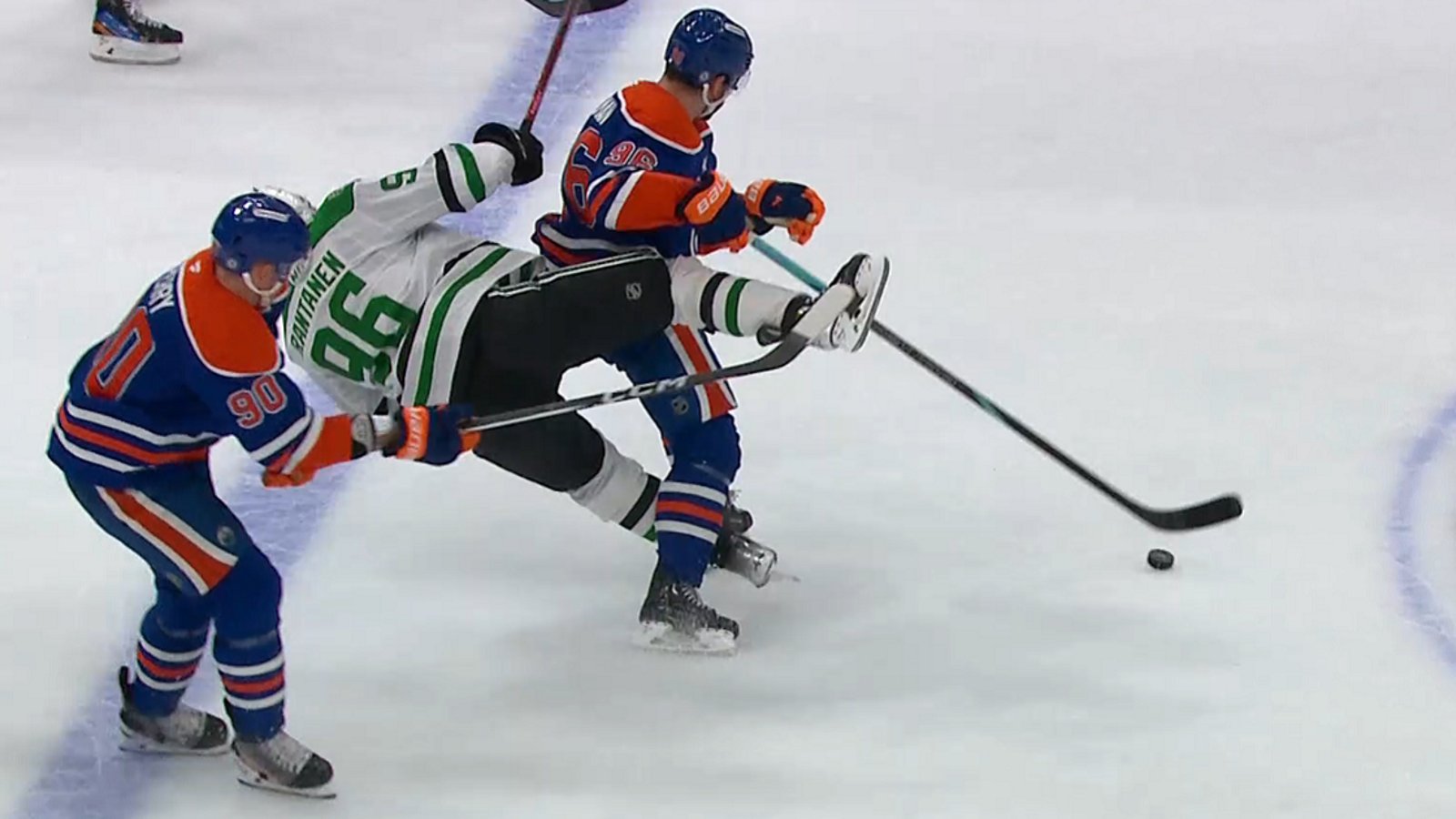 Oilers hammer Mikko Rantanen in his Stars debut.
