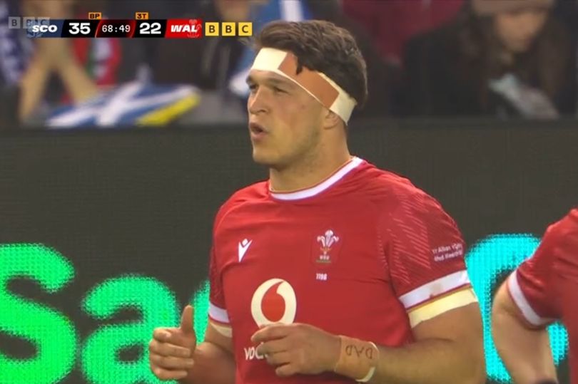 BBC viewers spot Wales star's sweet tribute to late father as he makes ...