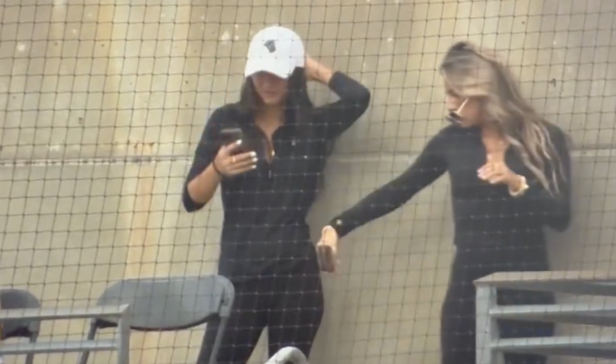 Viral College Baseball Fans Turn Heads In New Photo Sunday