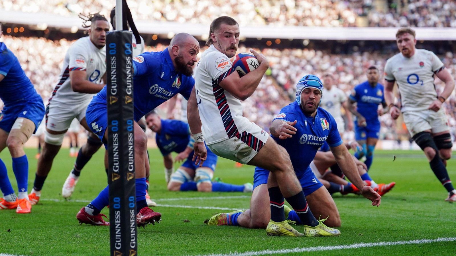 Seven-try England beat Italy to move above Ireland in Six Nations but ...