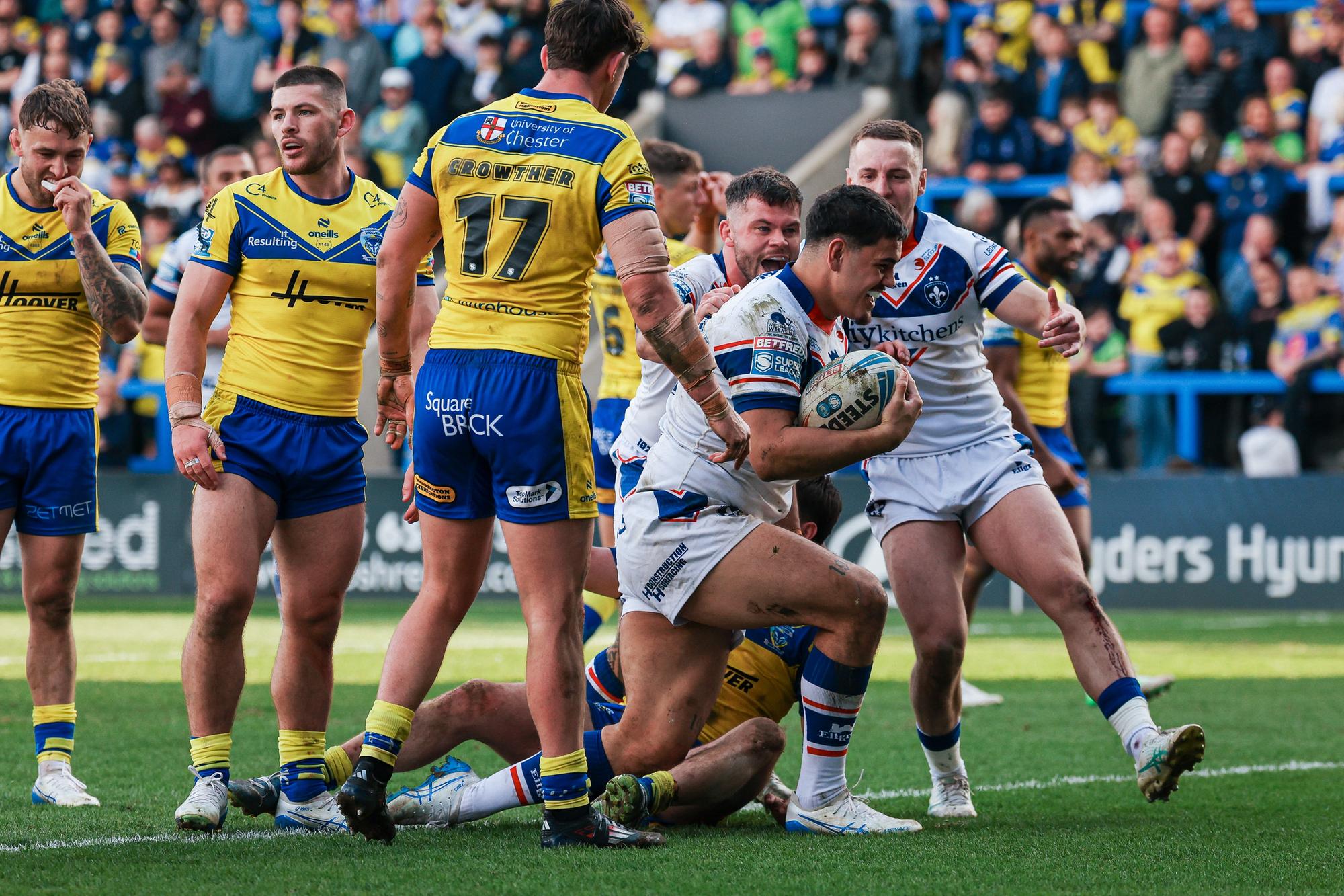 Warrington Wolves 16 Wakefield Trinity 30: Daryl Powell makes point as ...
