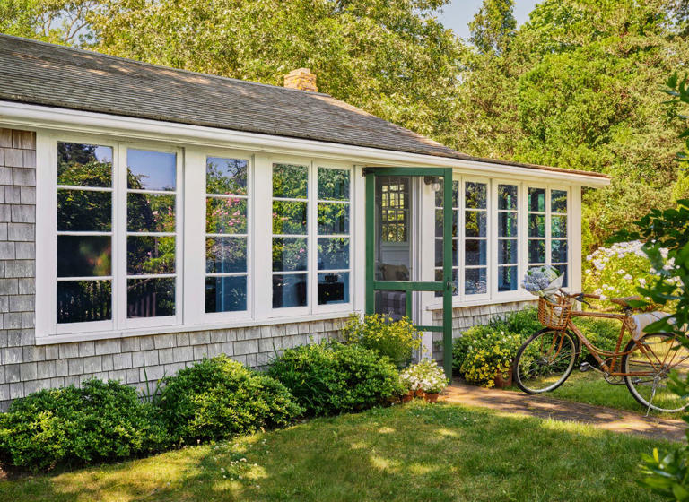These dreamy mother-daughter beach cottages are pure magic
