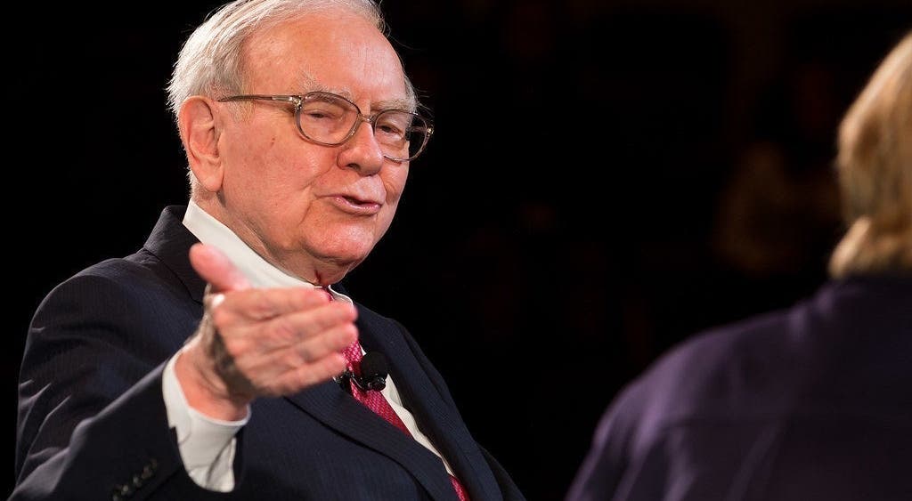 Warren Buffett on Debt and Donald Trump's Money Moves: Trump 'Never ...