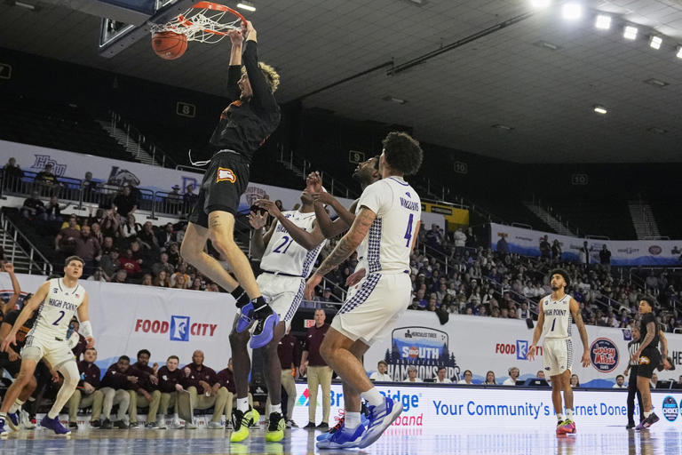 Bobby Pettiford sparks huge rally and High Point tops Winthrop for Big ...