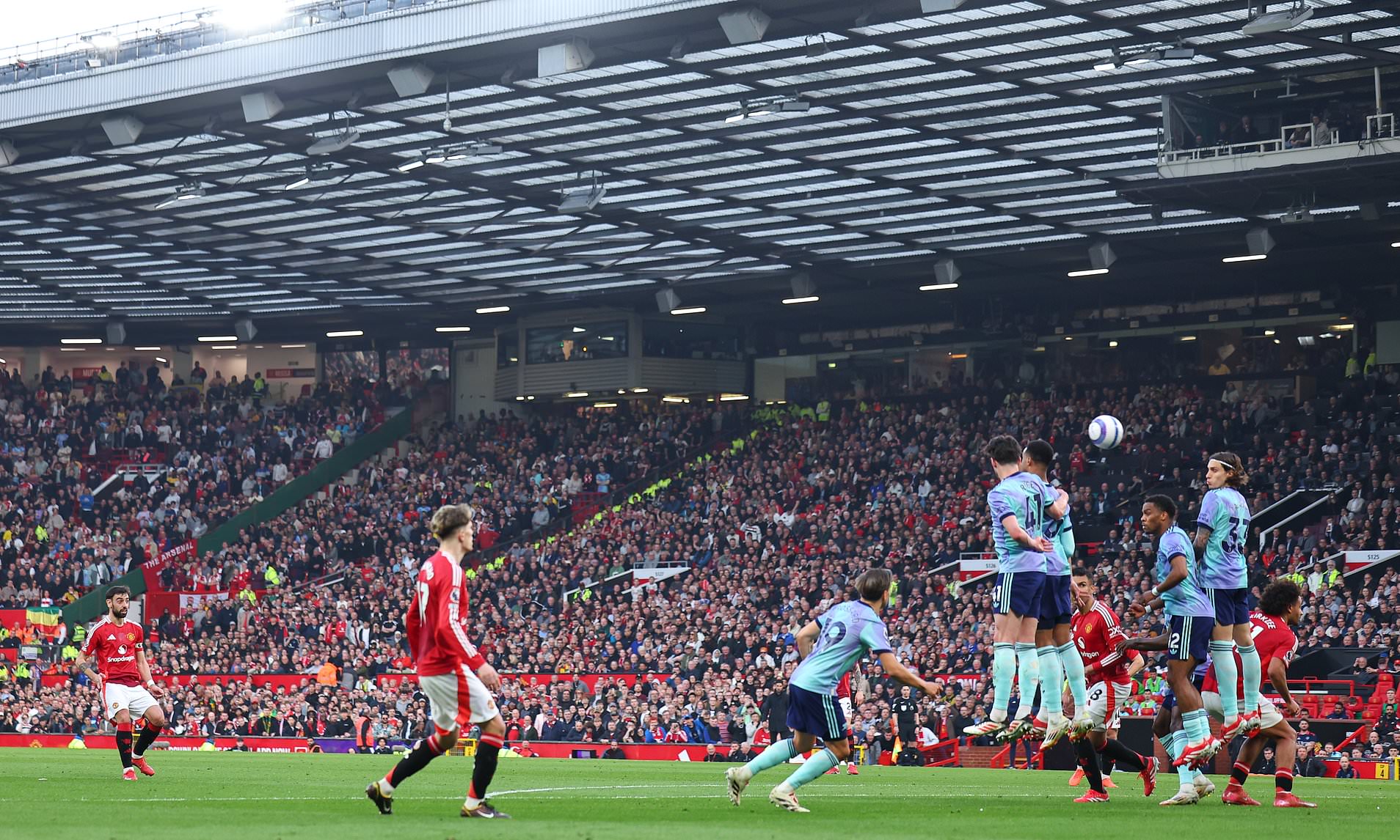 David Raya's positioning questioned for Bruno Fernandes' free-kick - as ...