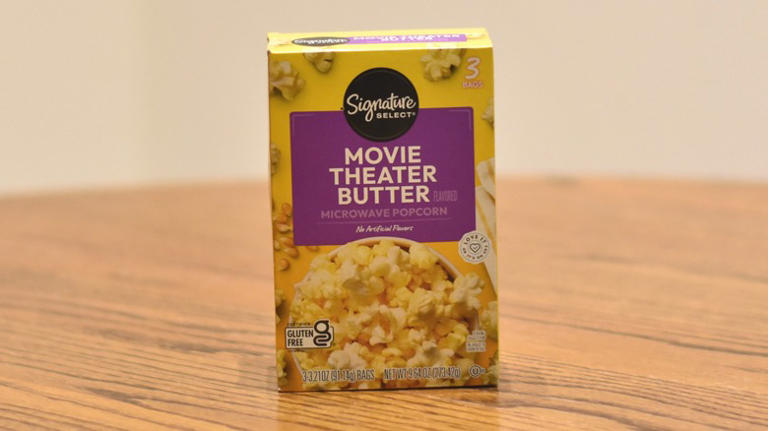 The Hands-Down Best Microwave Popcorn Brands On Store Shelves