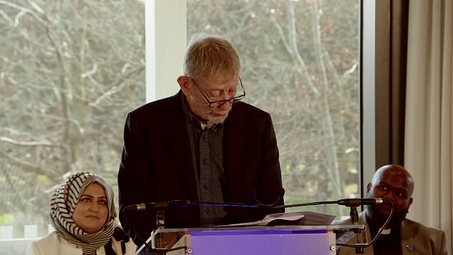 Author Michael Rosen reads a poem at Covid-19 ceremony