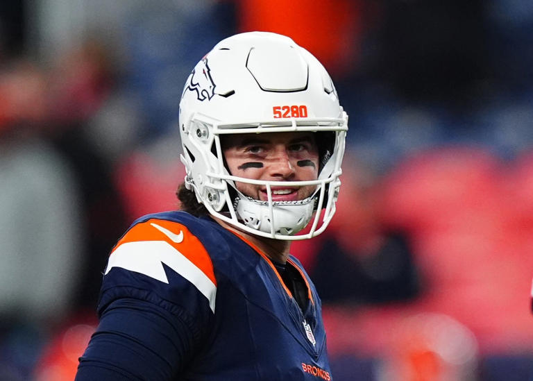 Broncos make first move of NFL free agency, re-sign backup QB Jarrett ...