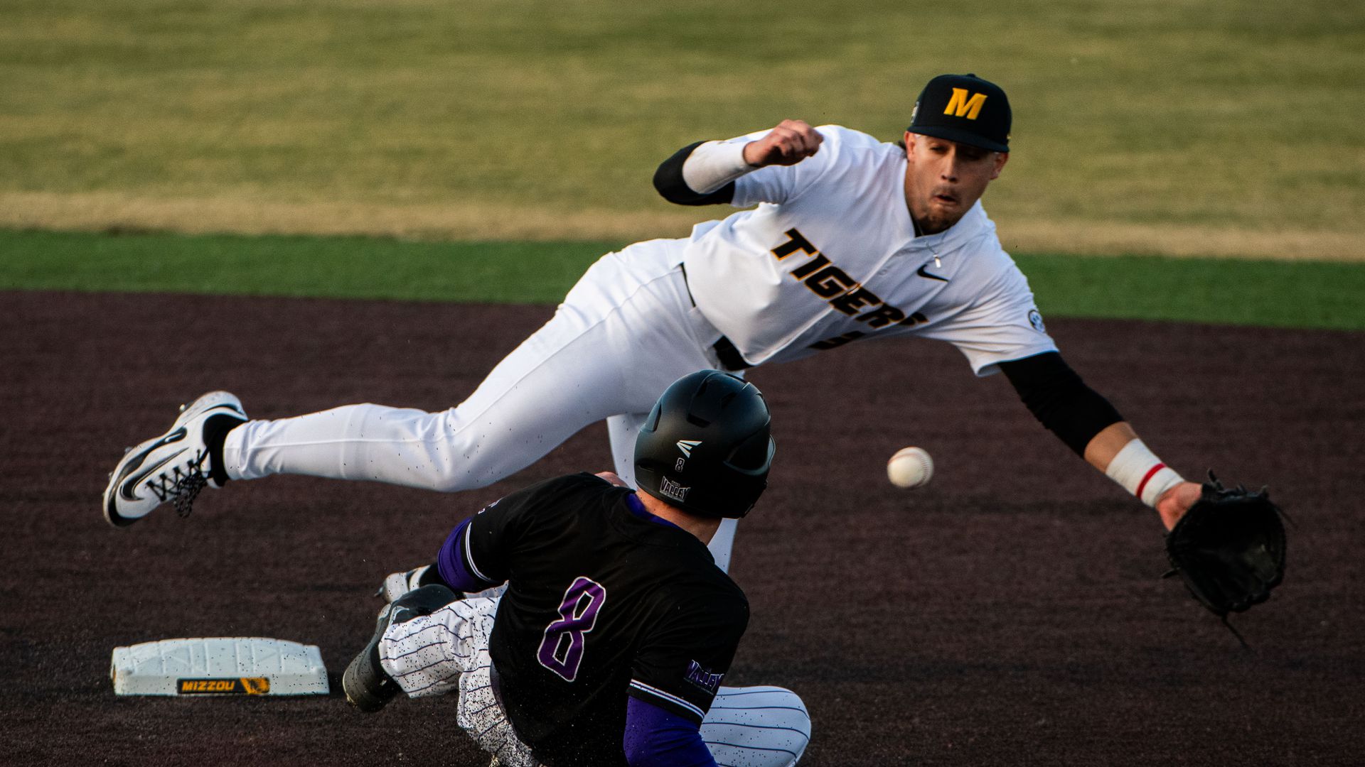 Mizzou Baseball faces another setback, splits Binghamton series