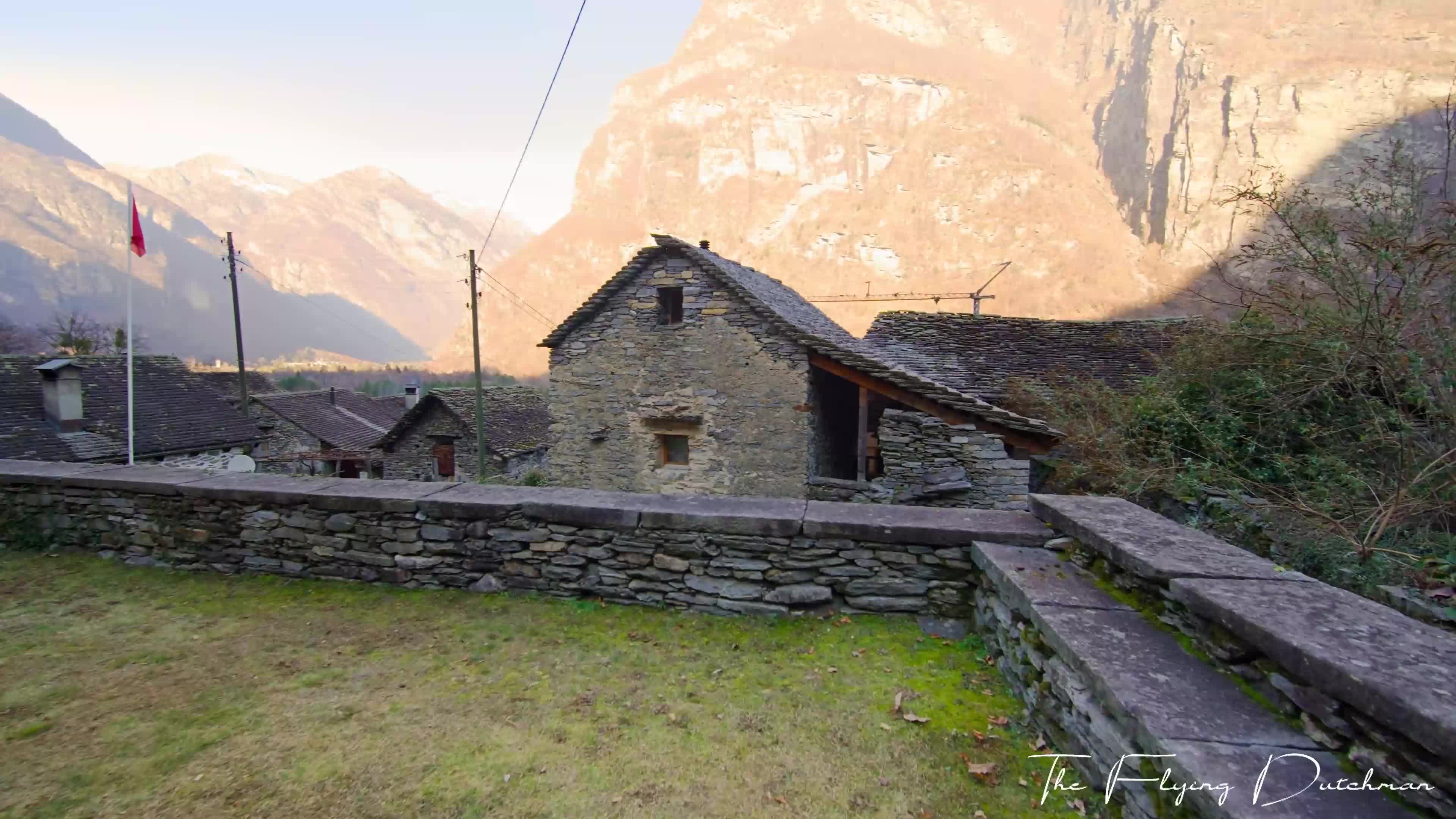 Boschetto, Suíça - Uma Pérola Medieval Preservada no Vale Maggia (4K)