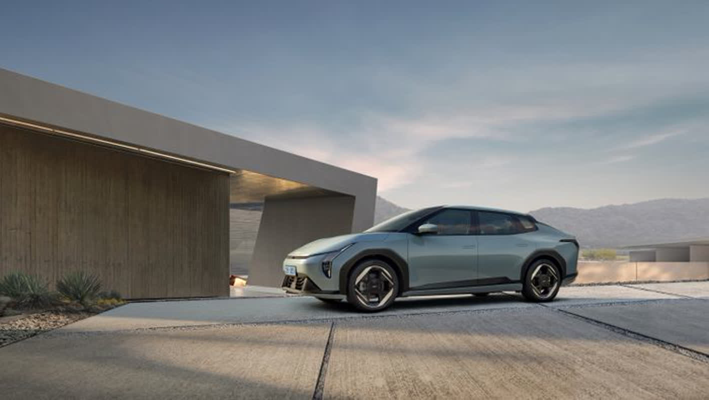 보조금 적용시 3000만원대… 기아 'EV4' 계약 열렸다