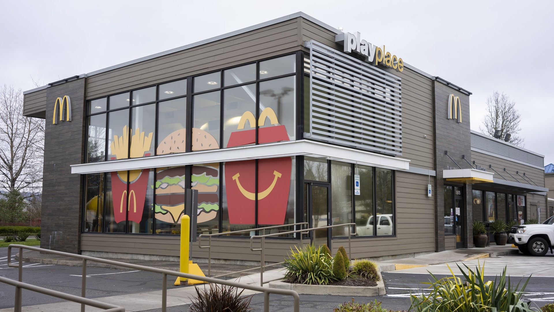 6 Tricks Retirees Can Use To Save Money at McDonald’s