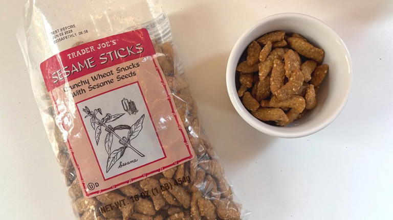 17 Best Cheap Healthy Snacks You Can Buy At Trader Joe's