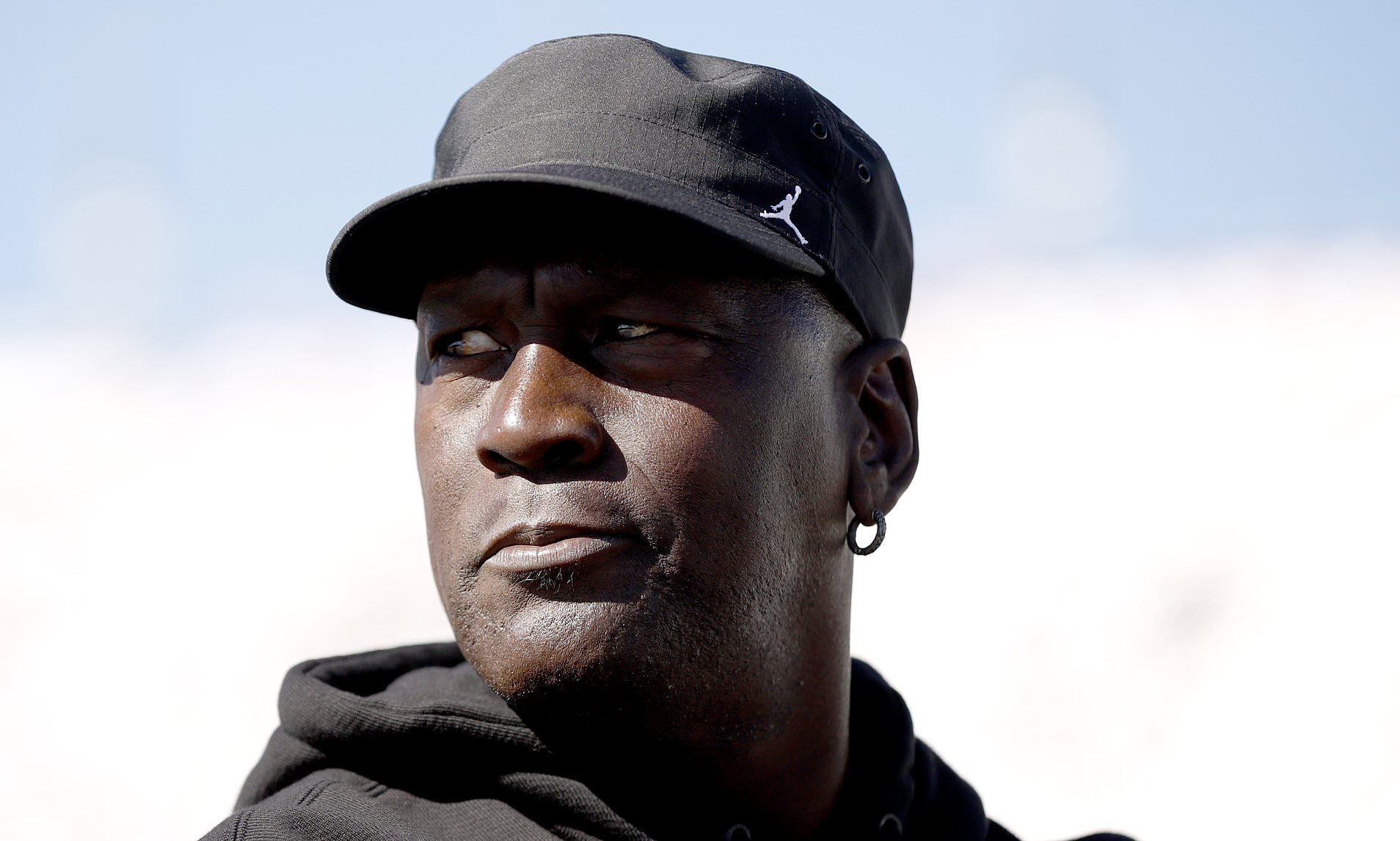 Michael Jordan sends fans wild as he is spotted out for dinner with ...