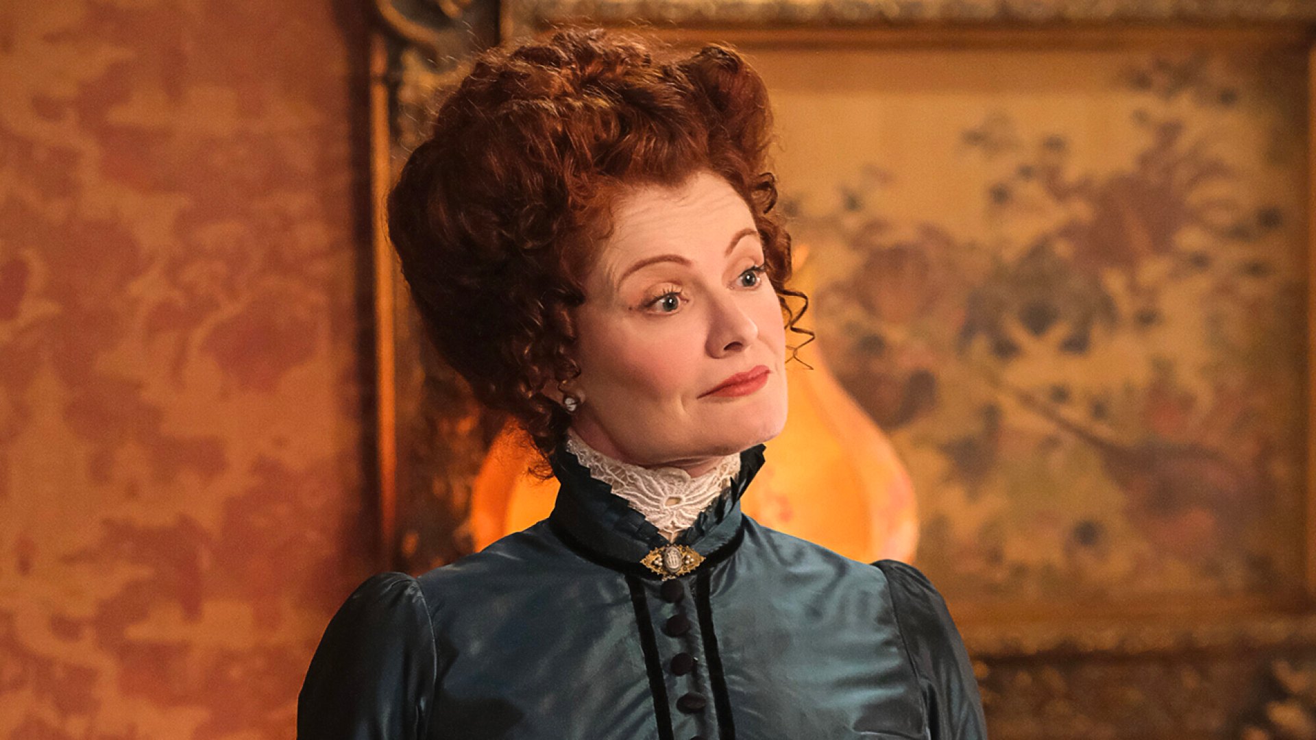 Rebecca Wisocky Teases Hetty's 'Shocking' Power Reveal on ‘Ghosts'